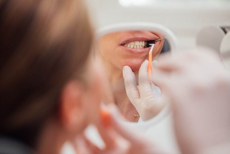 Encías inflamadas: Síntomas, causas y tratamientos.